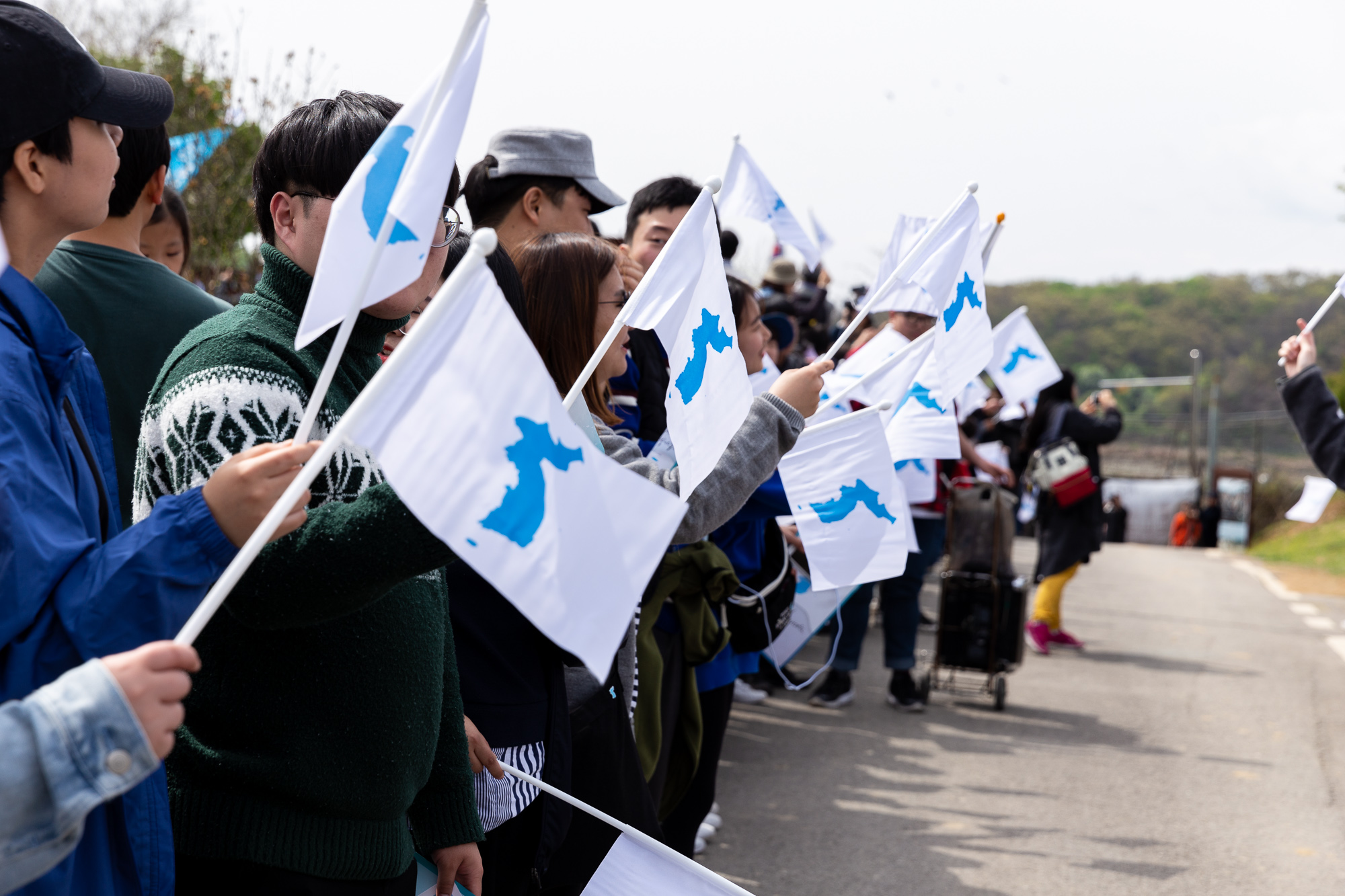 A Chain of Hope Across the DMZ | The United Church of Canada